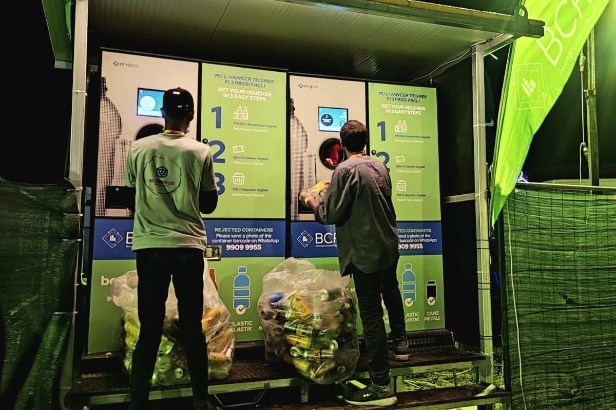 Adjusted operating hours for selected RVMs - The Journal